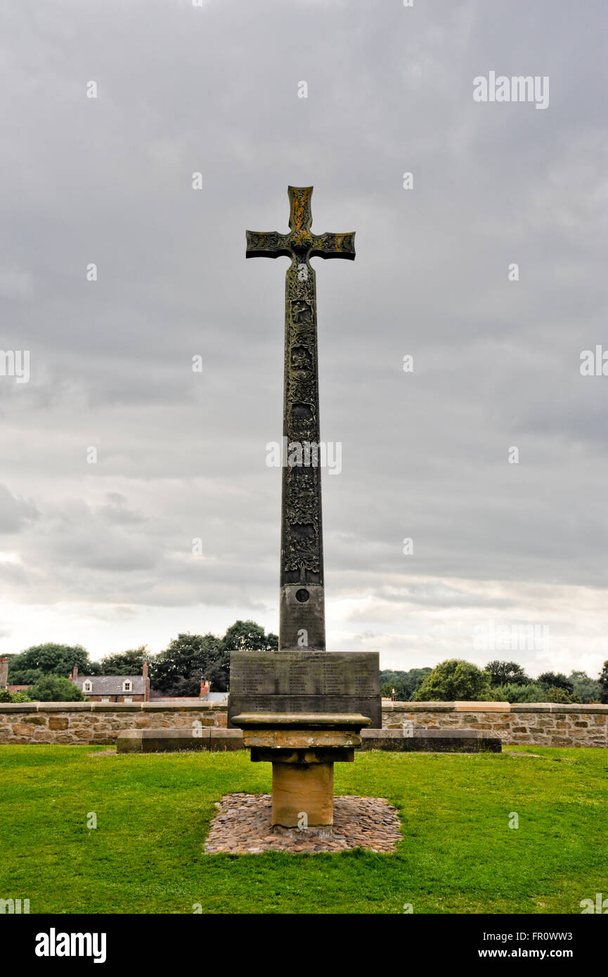 Cross outside durham cathedral hi-res stock photography and images - Alamy