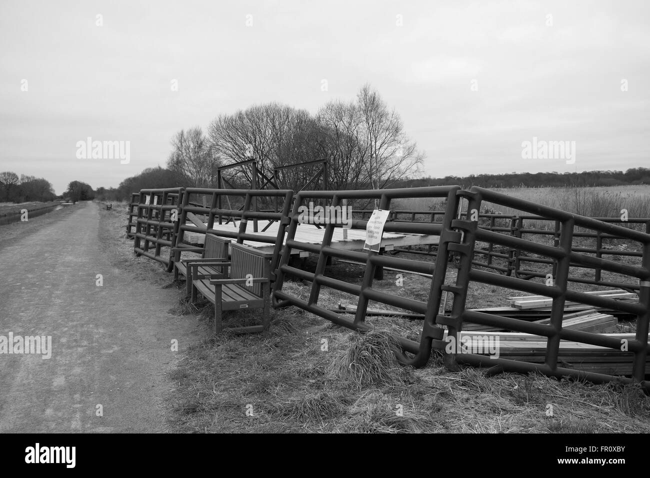 Bird watchers hide under construction by English Nature near Ham Wall ...