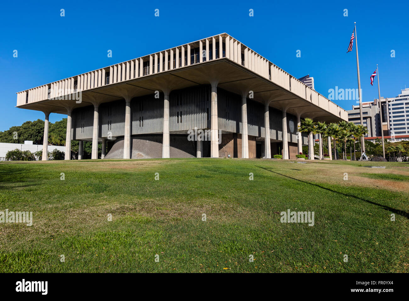 A view of the Hawaii State Capitol Building in Honolulu, Oahu Stock ...