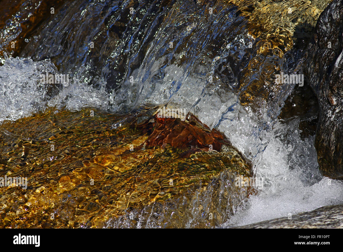 Trapped under rock hi-res stock photography and images - Alamy