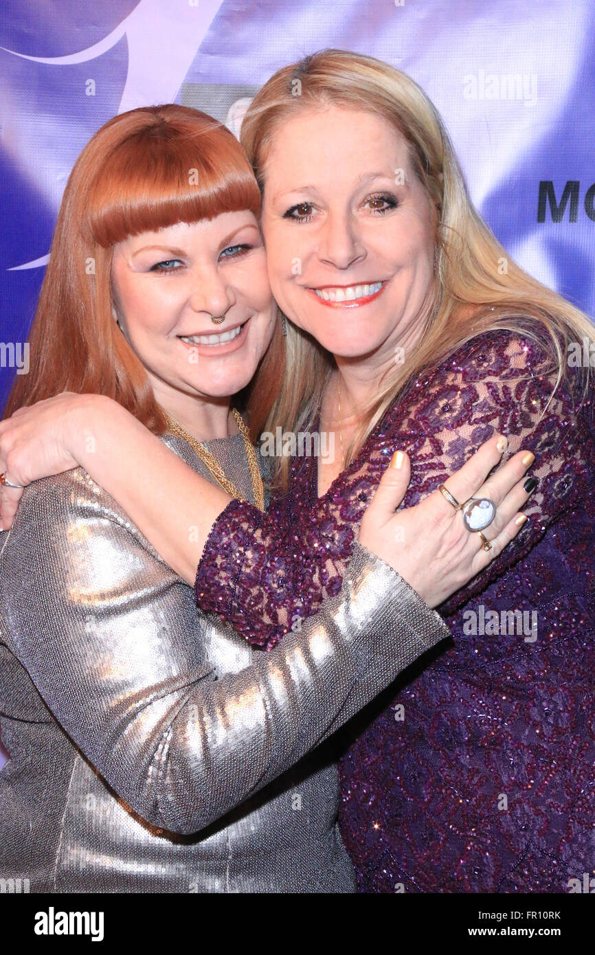 Celebrity hypnotist and actress Mo Kelly's birthday bash and red carpet ...