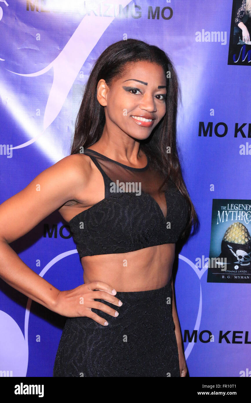 Celebrity hypnotist and actress Mo Kelly's birthday bash and red carpet ...