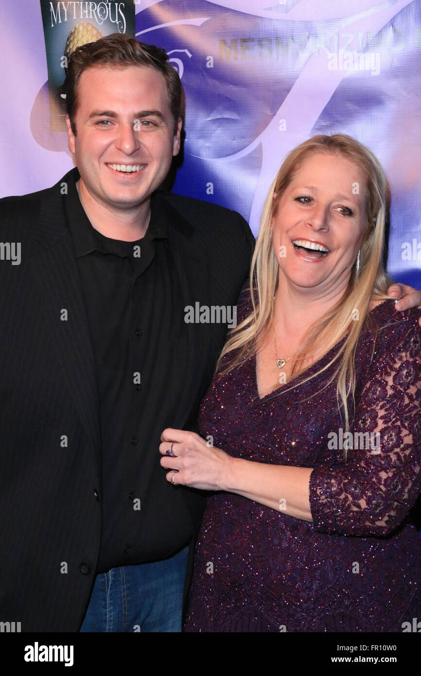 Celebrity hypnotist and actress Mo Kelly's birthday bash and red carpet ...