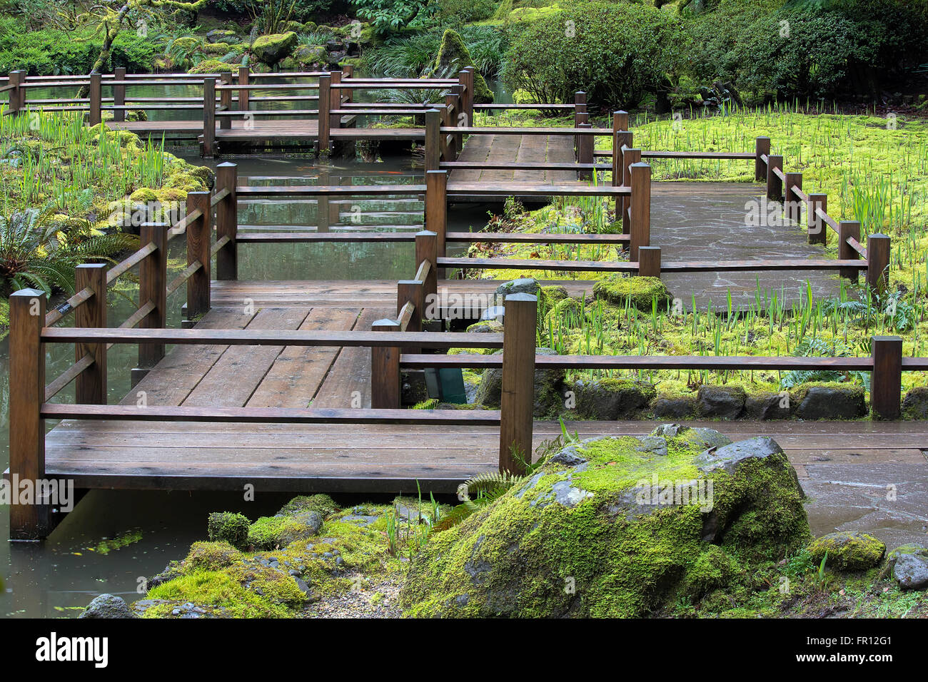 Japanese Footbridge Stock Photos & Japanese Footbridge Stock Images - Alamy