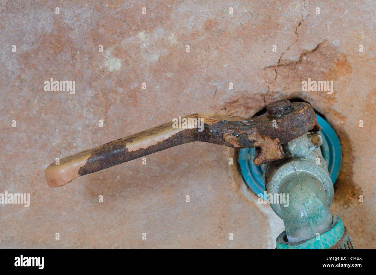 Rusted faucets hi-res stock photography and images - Alamy