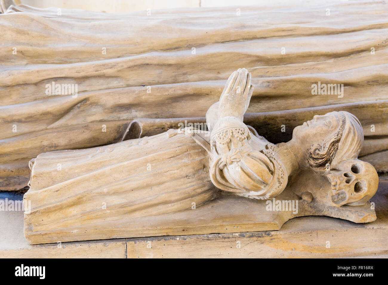 The Memorial to Sir William Leigh and family at St James' Church ...
