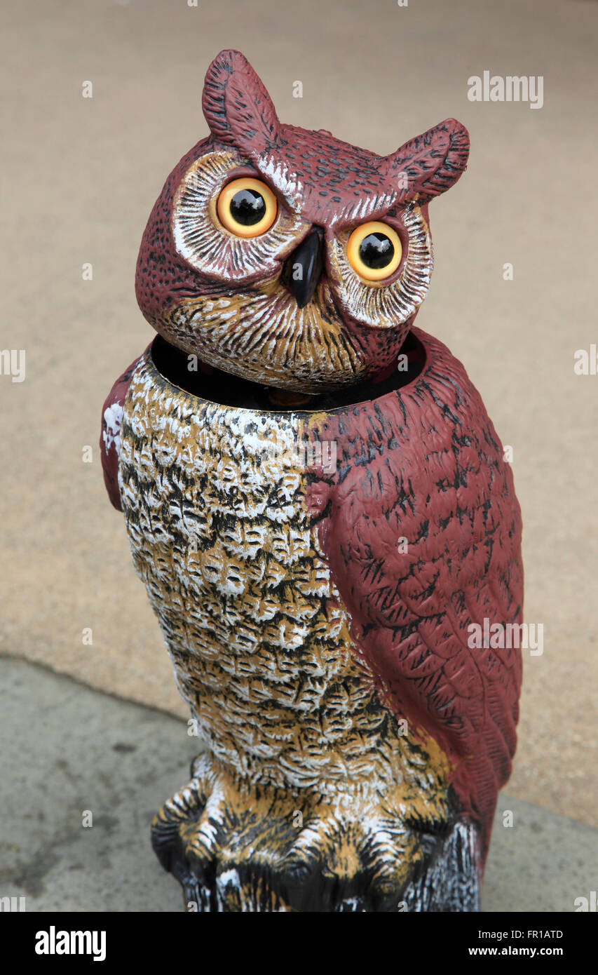 Owl figure hi-res stock photography and images - Alamy