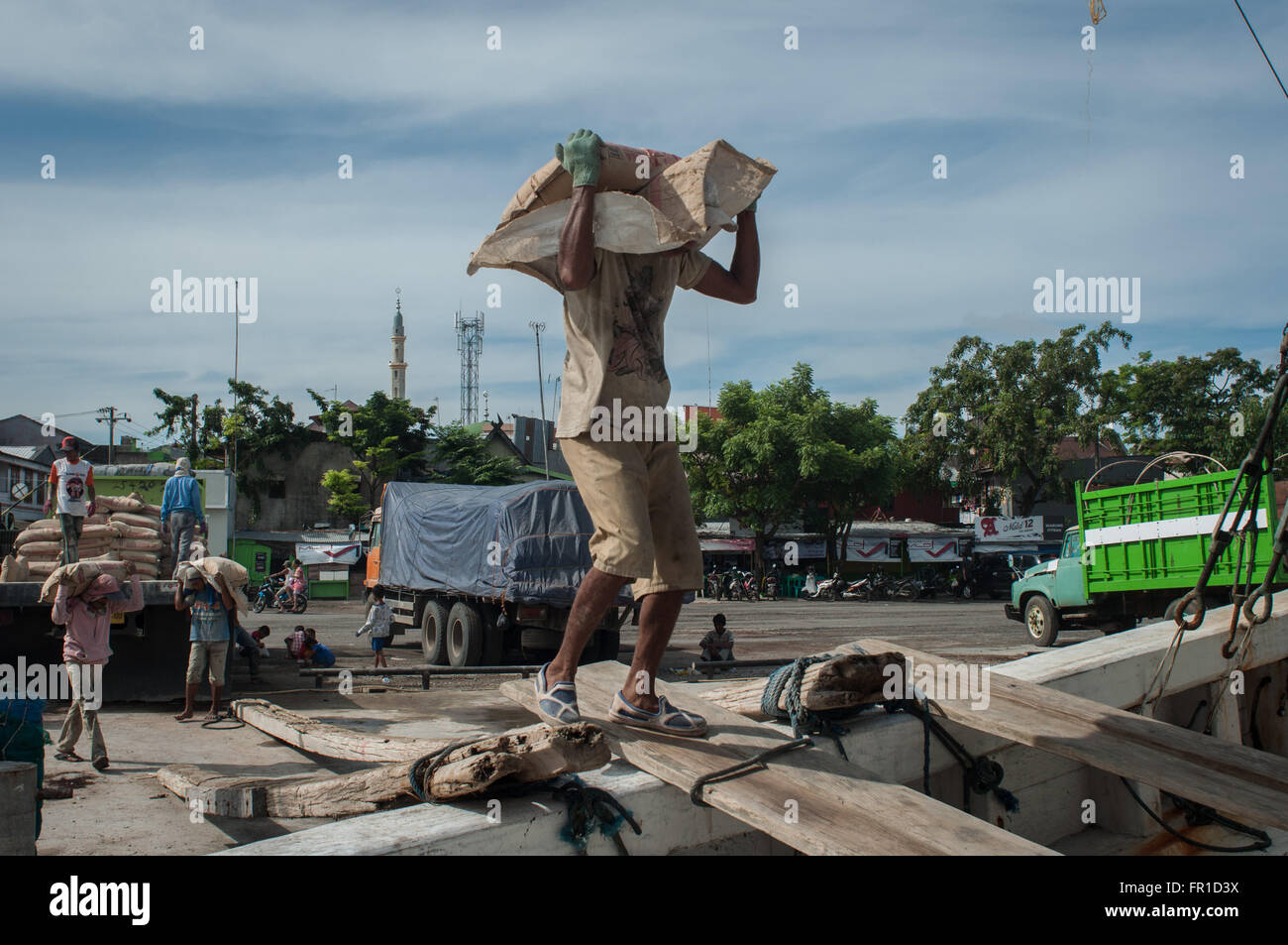 Cement port hi-res stock photography and images - Alamy