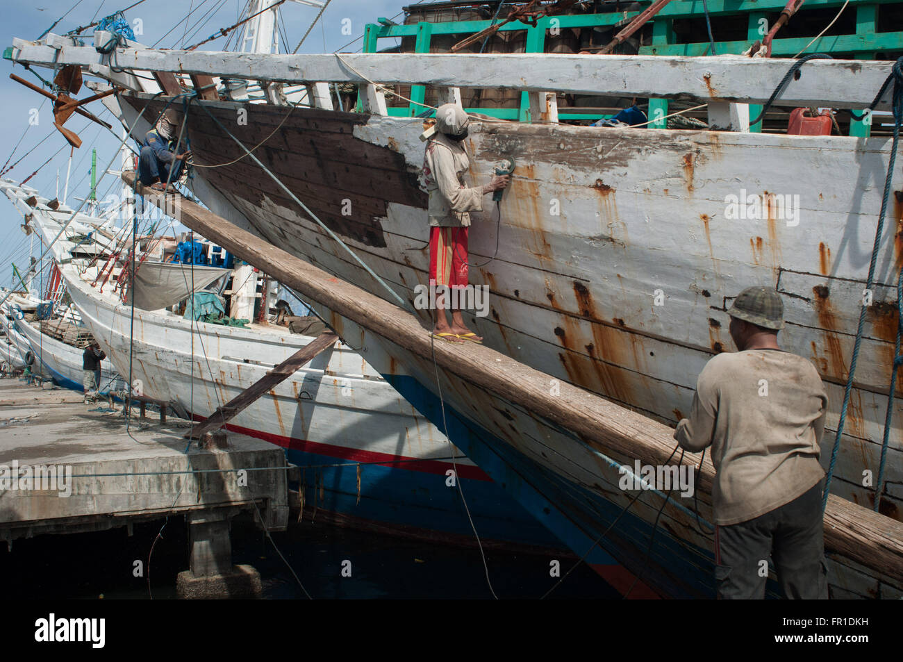 Old sea man painting hi-res stock photography and images - Alamy