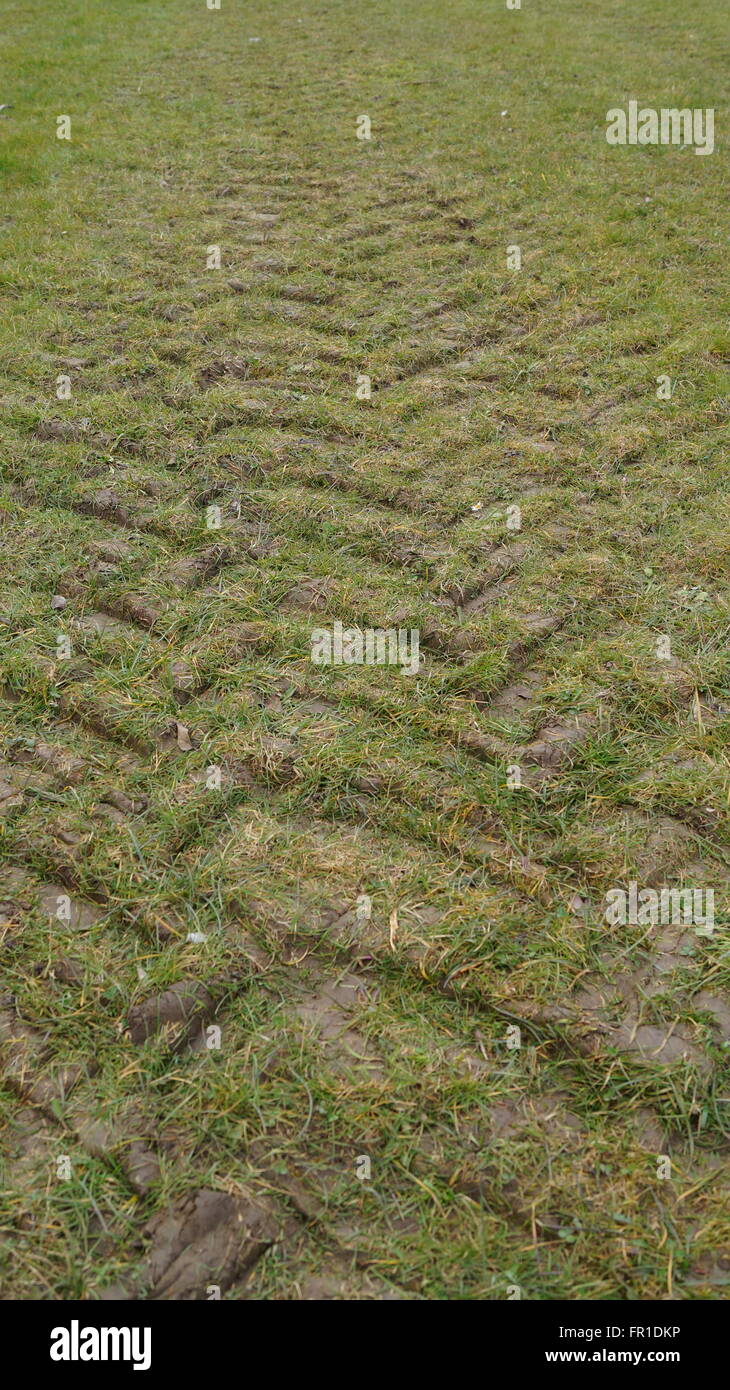 Patterns in a field from tractor tyre marks Stock Photo - Alamy