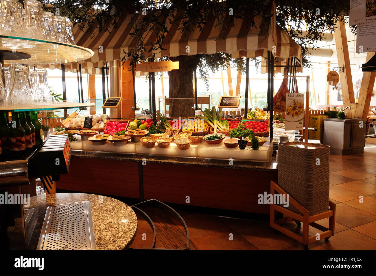 Highway restaurant hi-res stock photography and images - Alamy