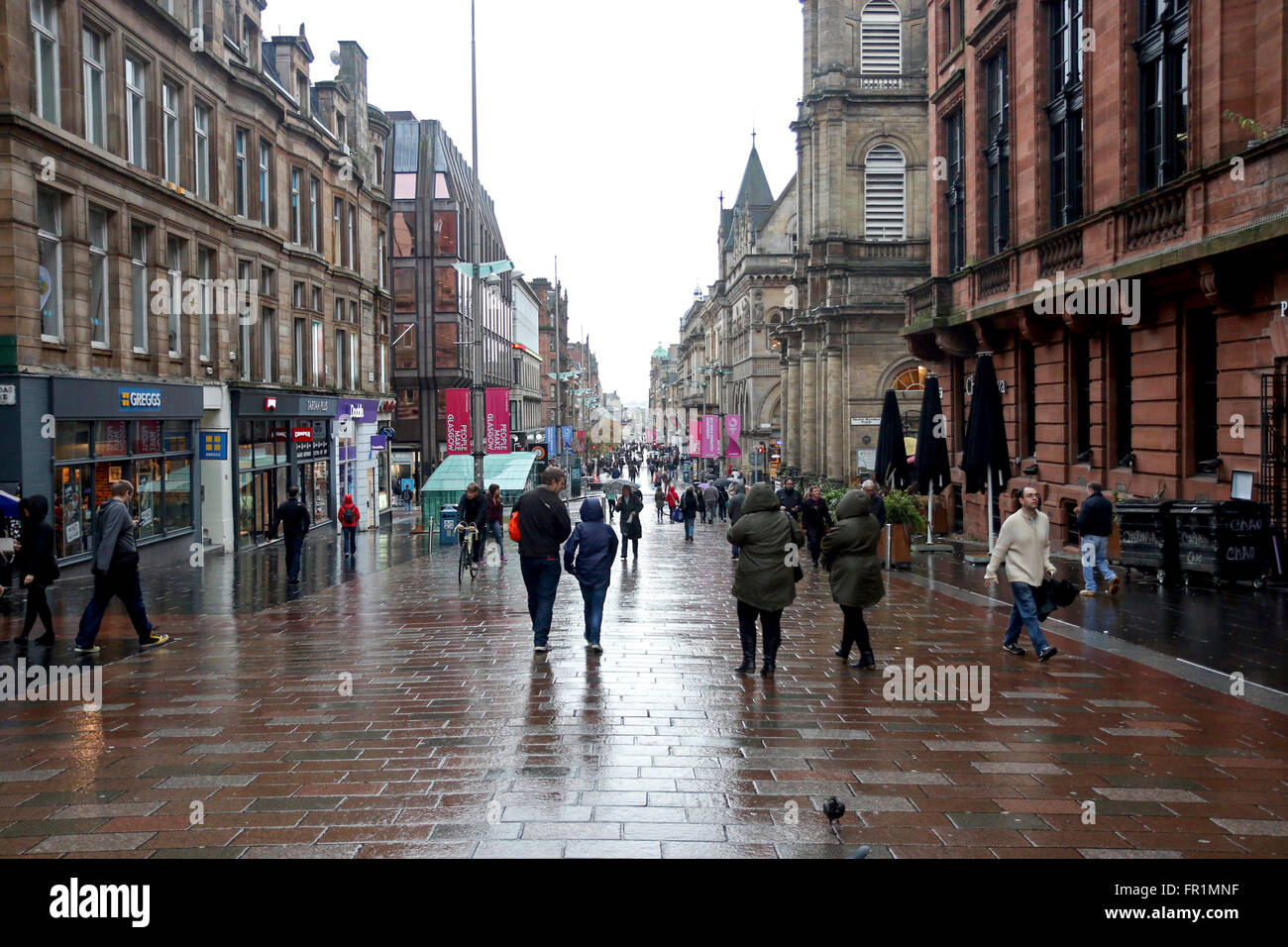 Pedestrian street scotland hi-res stock photography and images - Alamy