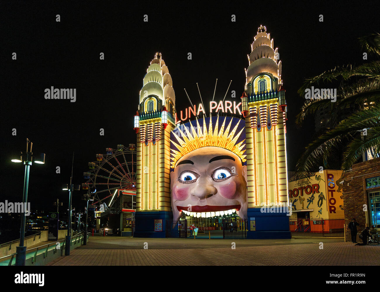 Luna Park Amusement Park Entrance In Sydney Australia At Night Stock Luna Park Amusement Park Entrance In Sydney Australia At Night Stock