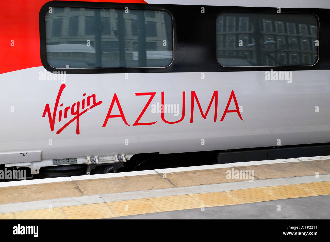 New IEP Virgin Train 800101 in Virgin colours at London Kings Cross ...