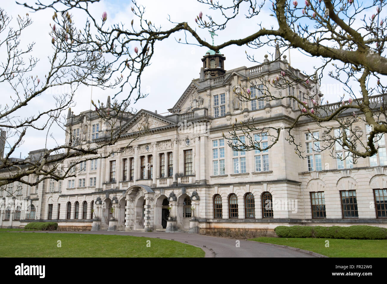 University main building hi-res stock photography and images - Alamy