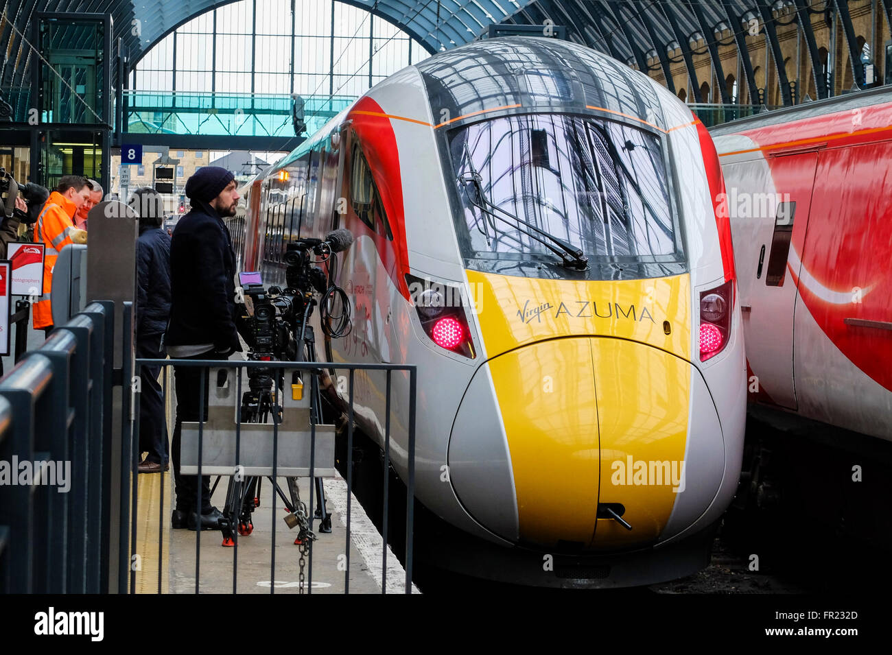 New IEP Virgin Train 800101 in Virgin colours at London Kings Cross ...