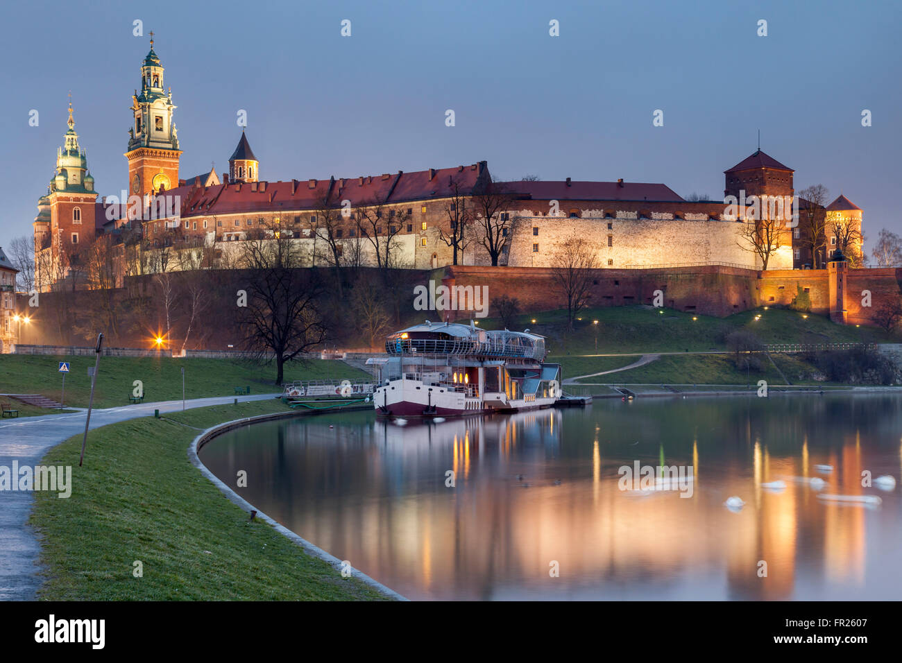 Dawn vistula river wawel hi-res stock photography and images - Alamy