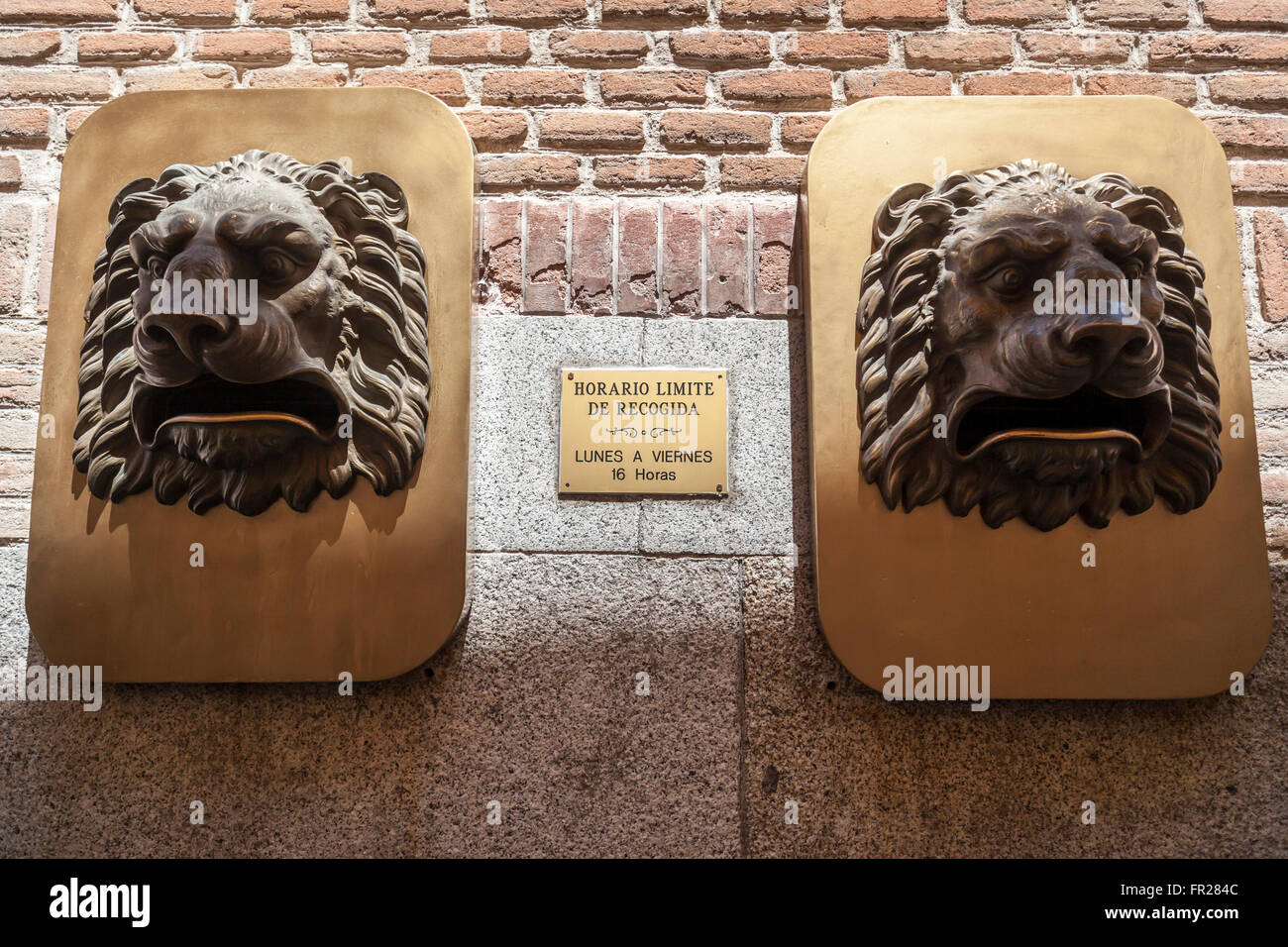 Mail lion hi-res stock photography and images - Alamy