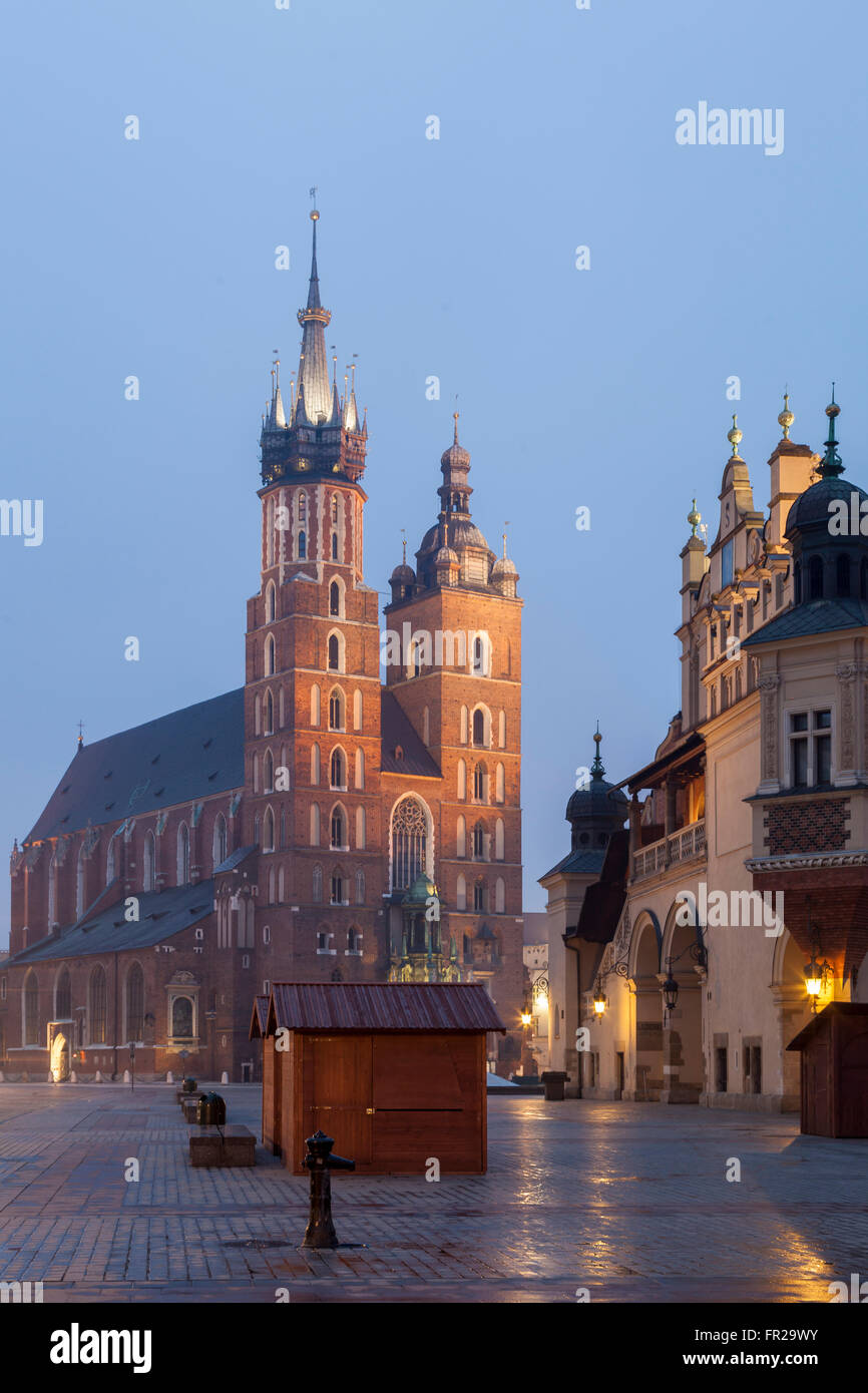 Krakow market square hi-res stock photography and images - Alamy