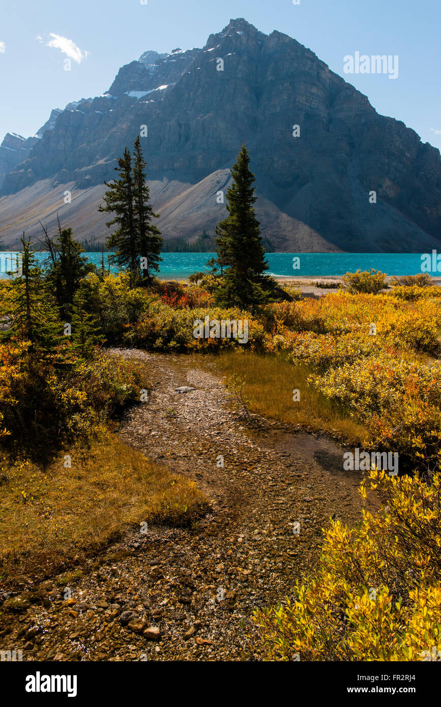 Bow Lake, Bow Glacier, Banff National Park, canadian Rocky Mountains ...