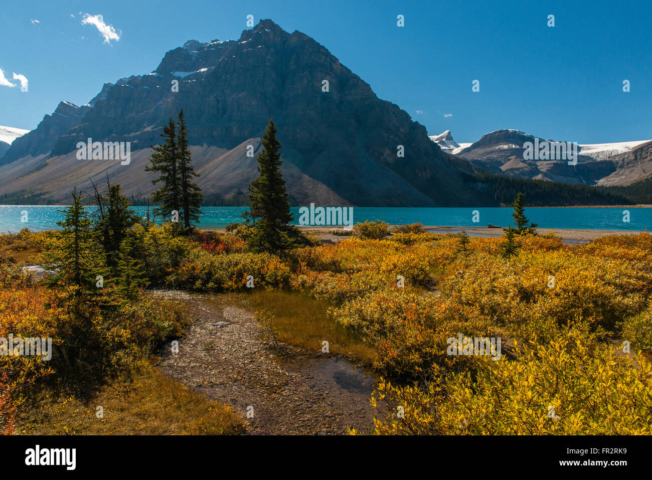 Bow Lake, Bow Glacier, Banff National Park, canadian Rocky Mountains ...