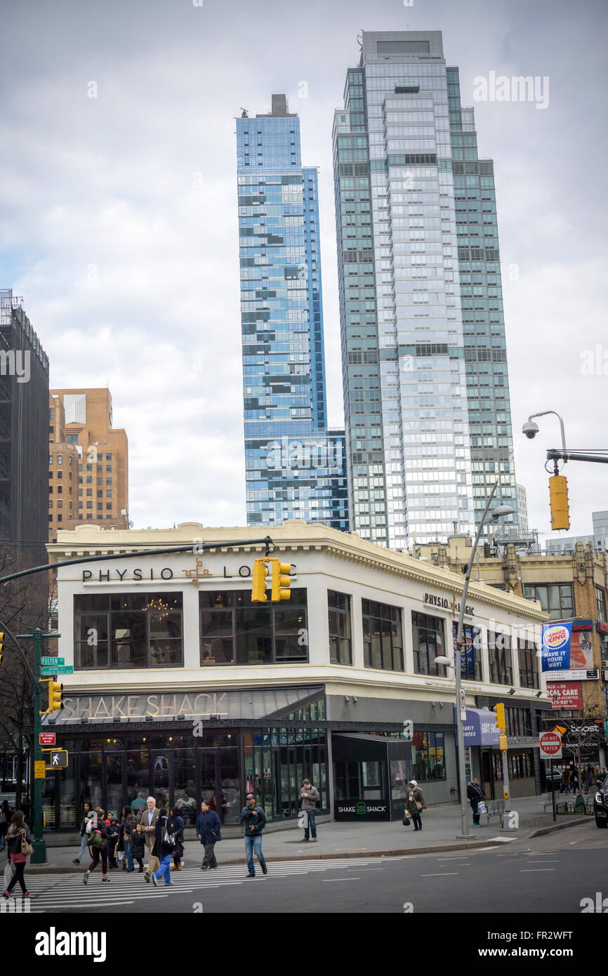 Fulton mall brooklyn hi-res stock photography and images - Alamy