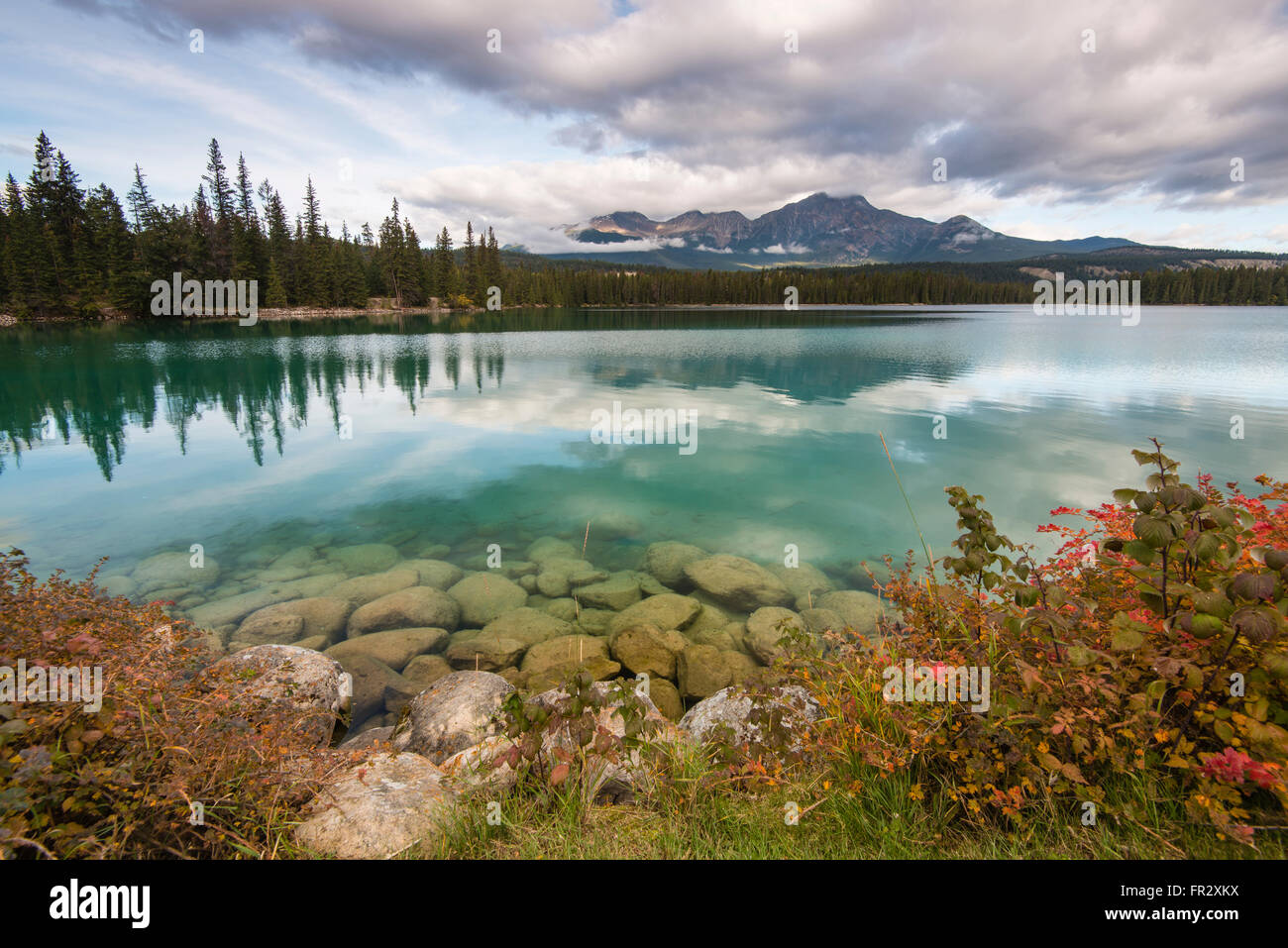 Lac Beauvert, Lac Beaufort, Beauvert Lake, Jasper National Park ...