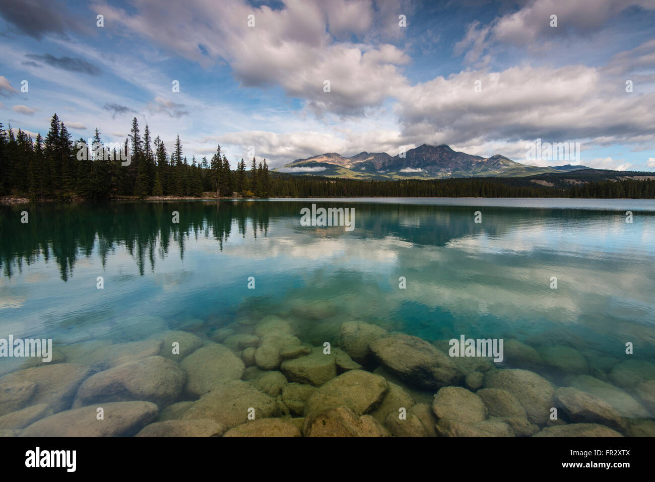 Lac Beauvert, Lac Beaufort, Beauvert Lake, Jasper National Park ...