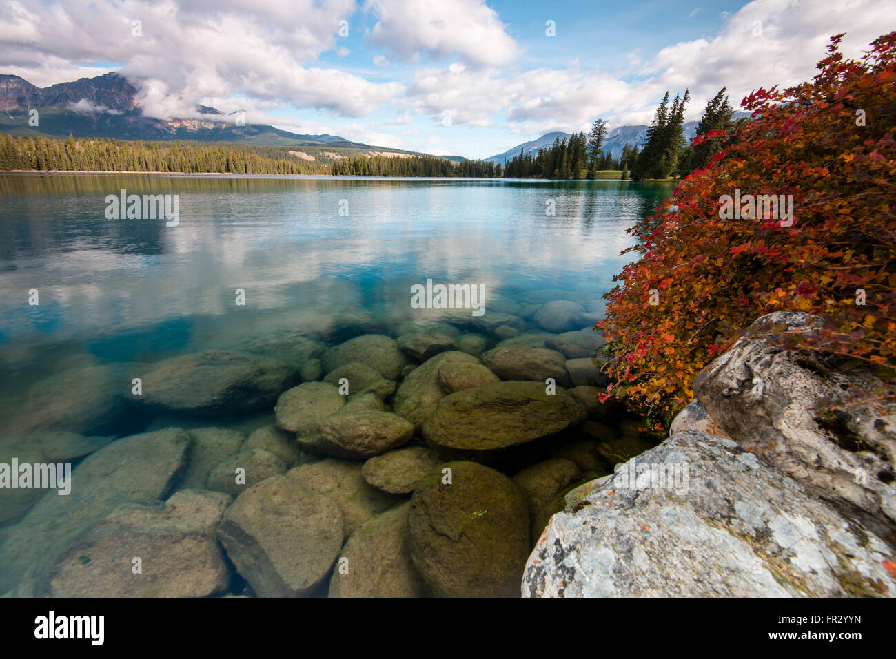 Lac Beauvert, Lac Beaufort, Beauvert Lake, Jasper National Park ...
