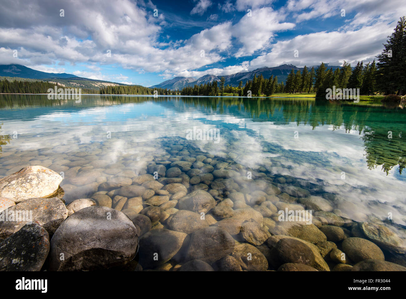 Lac Beauvert, Lac Beaufort, Beauvert Lake, Jasper National Park ...