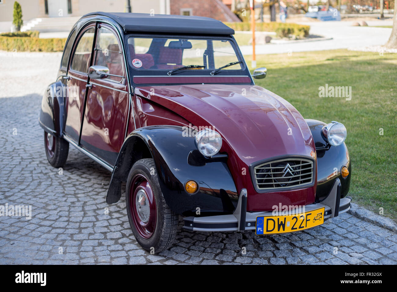 Citroen 2 Cv Stock Photos & Citroen 2 Cv Stock Images - Alamy