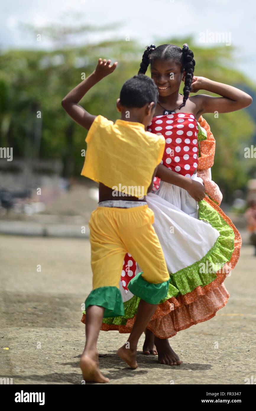 Afro-Colombian dances with colorful traditional clothing Stock Photo ...
