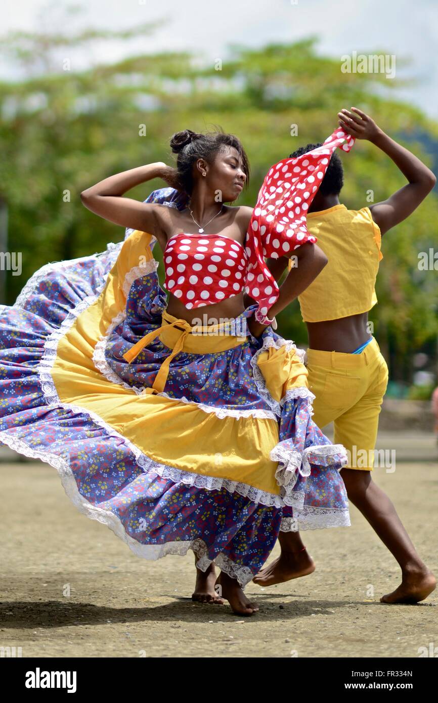 Afro-Colombian dances with colorful traditional clothing Stock Photo ...