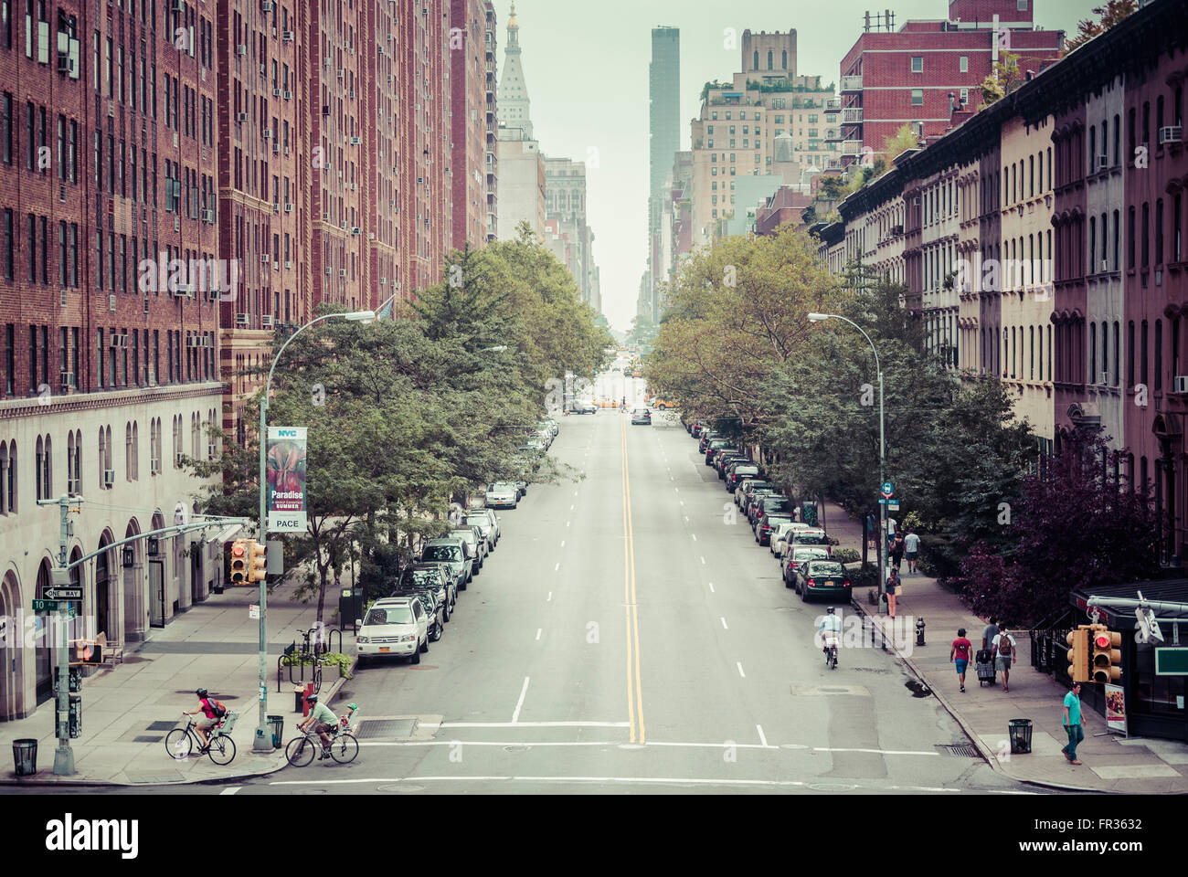 New york city road junction hi-res stock photography and images - Alamy