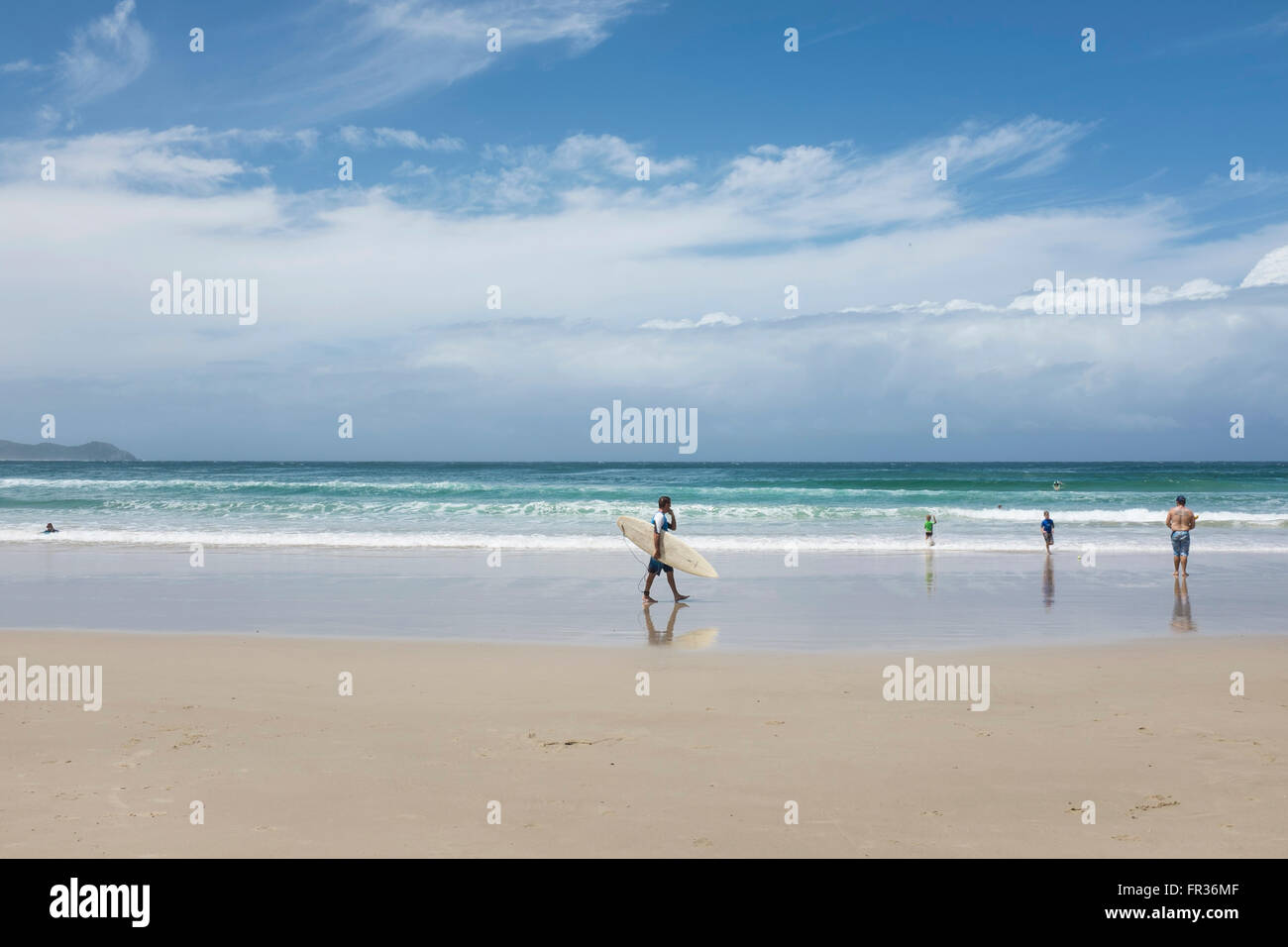 Broken head beach byron bay hi-res stock photography and images - Alamy