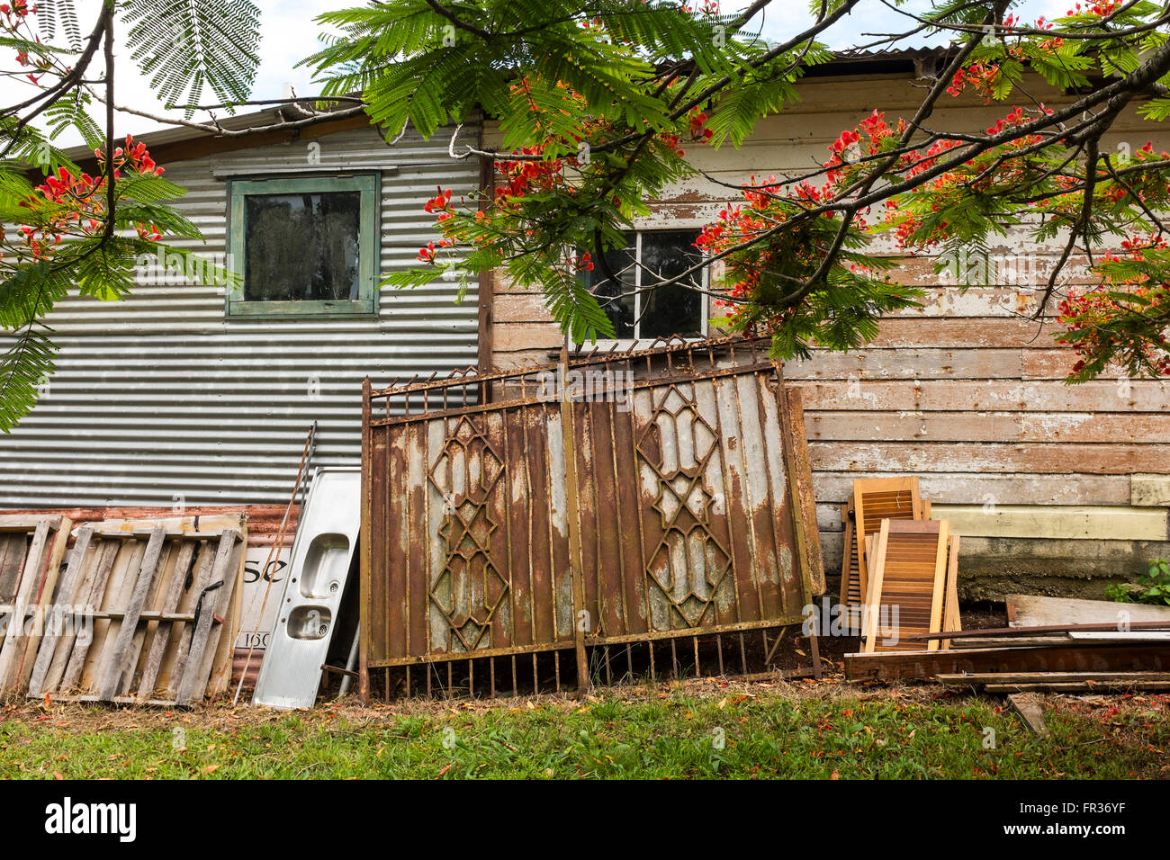 Shed texture hi-res stock photography and images - Alamy