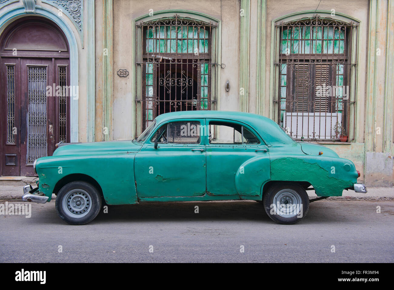 Vintage green car hi-res stock photography and images - Alamy