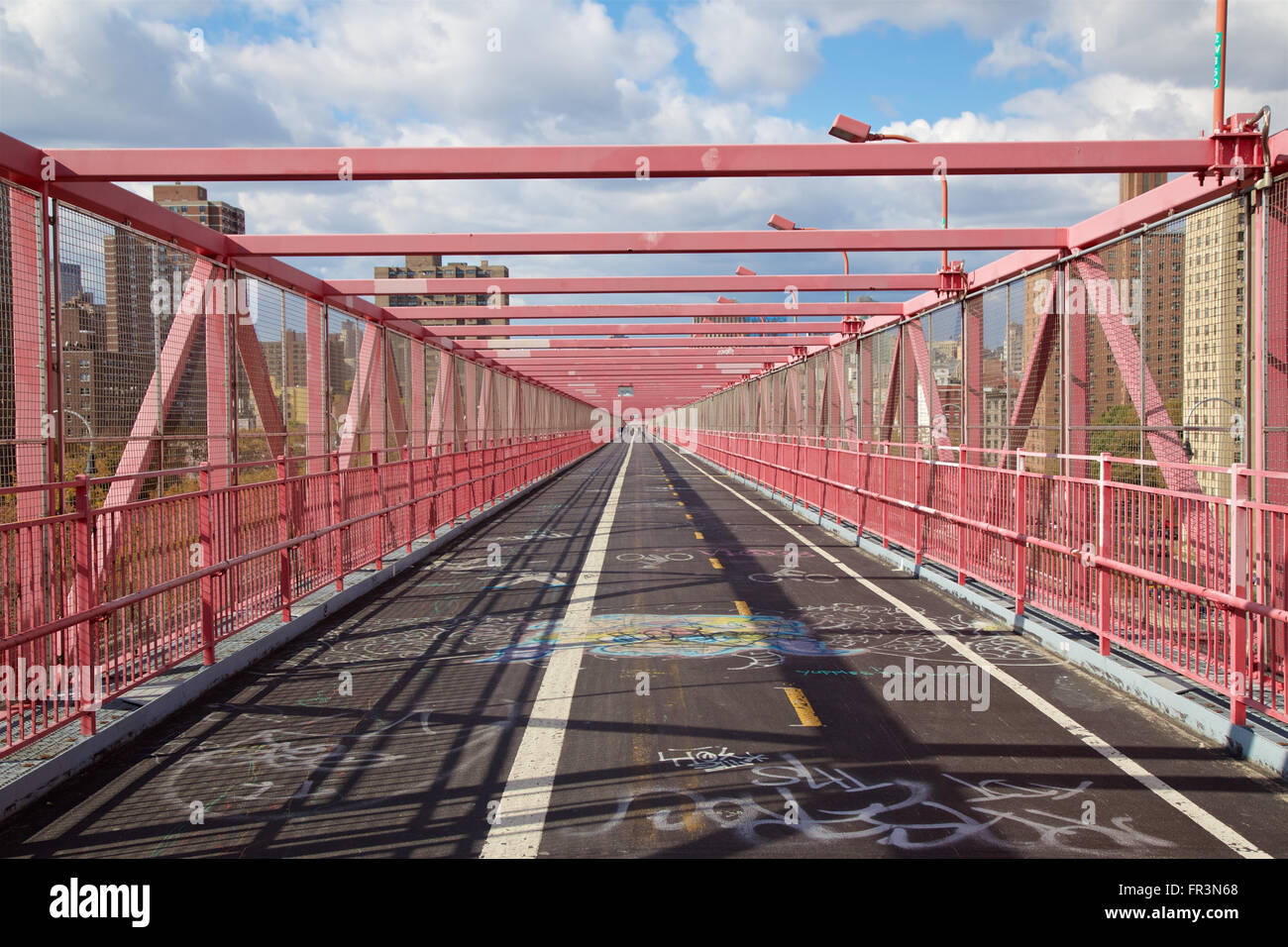 On the walkway of the Williamsburg Bridge in New York, NY, USA Stock ...