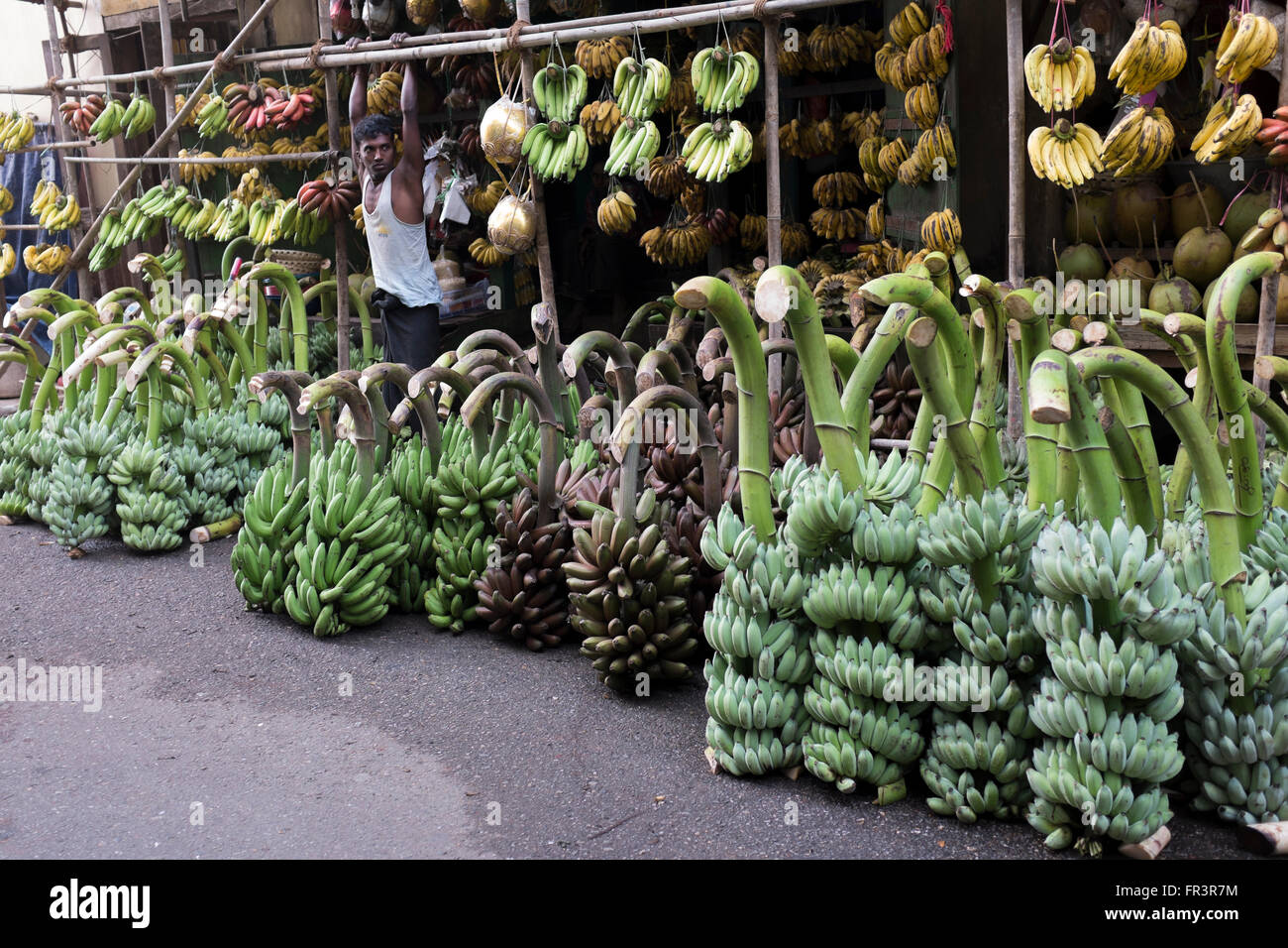 Banana shop hi-res stock photography and images - Alamy