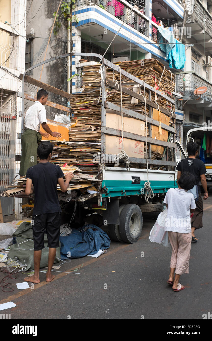 Myanmar trash hi-res stock photography and images - Alamy