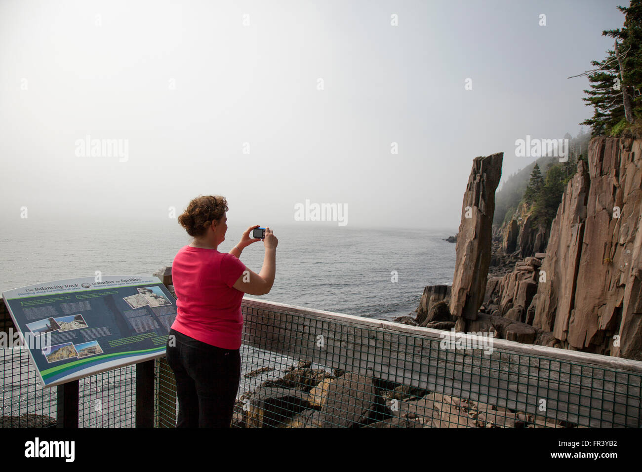 Balancing rock canada hi-res stock photography and images - Alamy