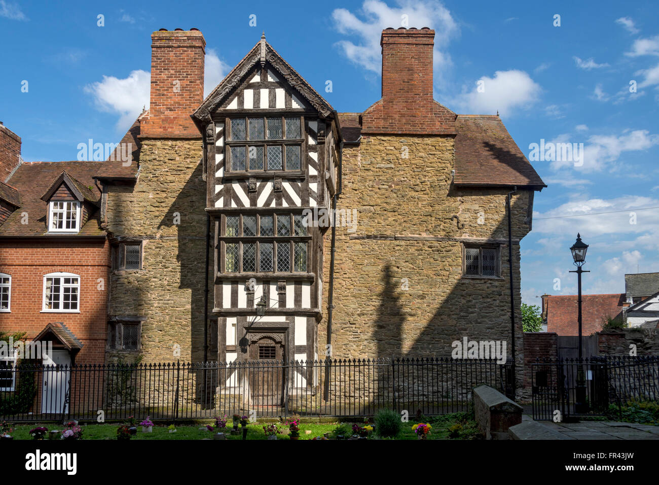 Medieval timber framed house hi-res stock photography and images - Alamy