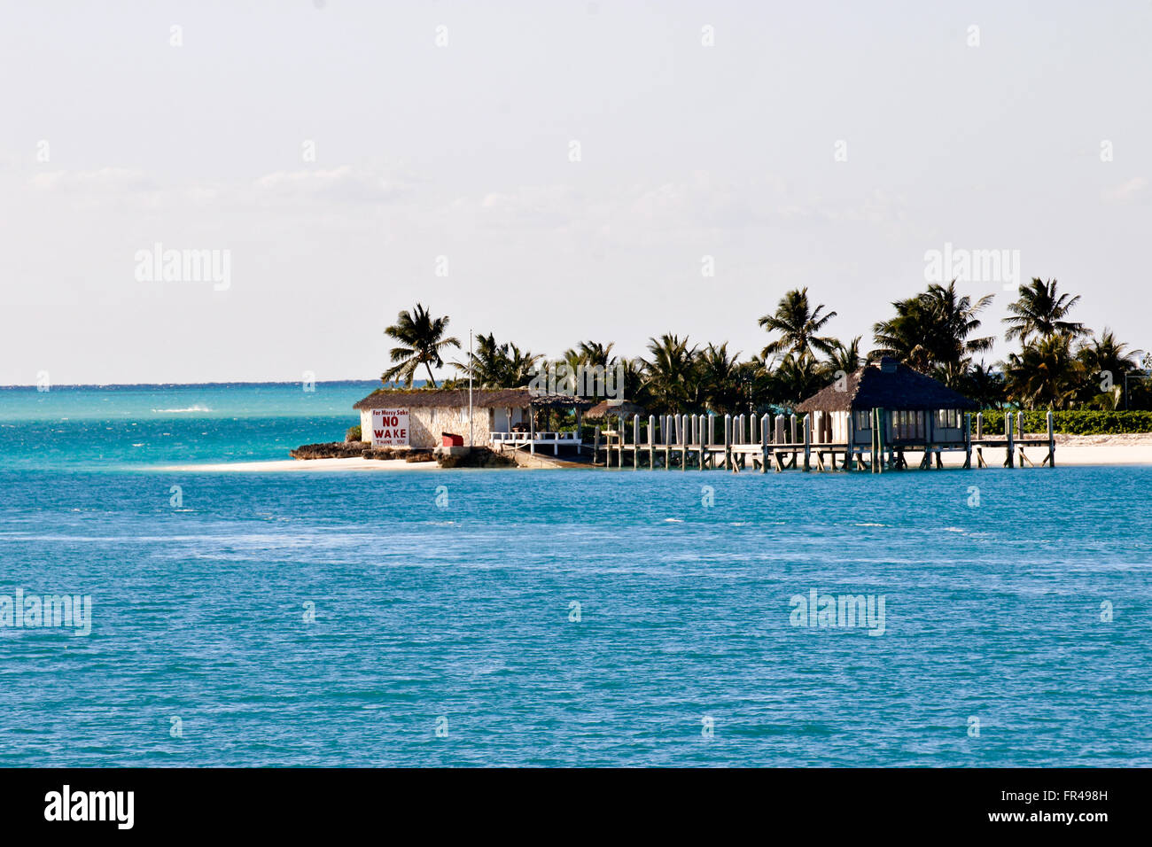 Sign for boats - no wake Stock Photo - Alamy