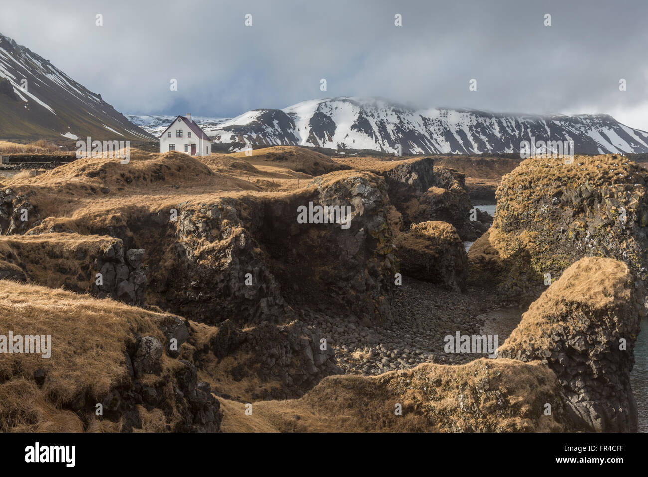House isolated cliff hi-res stock photography and images - Alamy