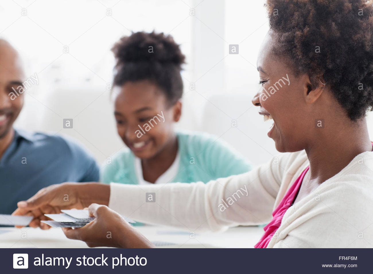 Dealing out playing cards hi-res stock photography and images - Alamy