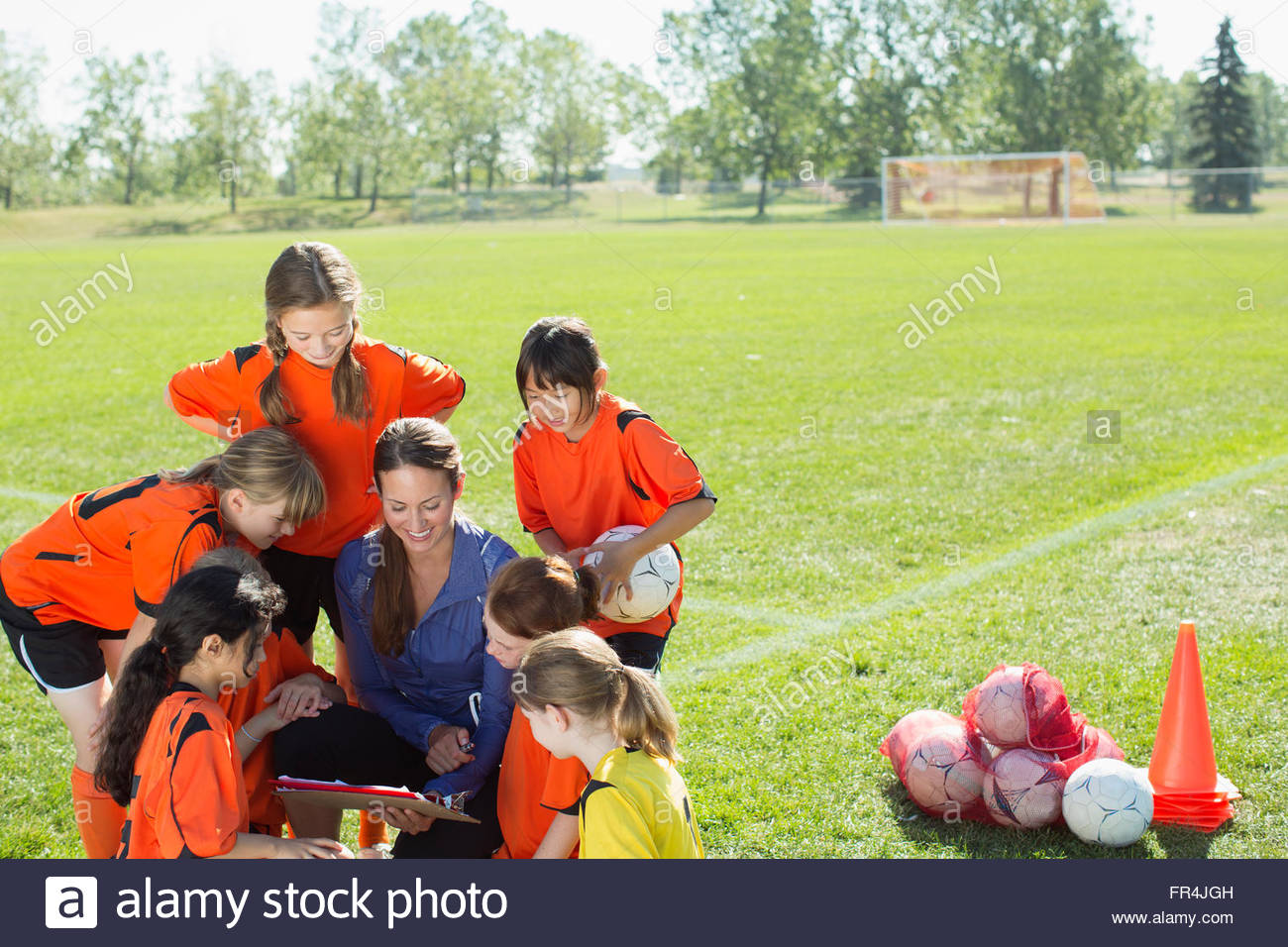 Soccer girls team huddle hi-res stock photography and images - Alamy