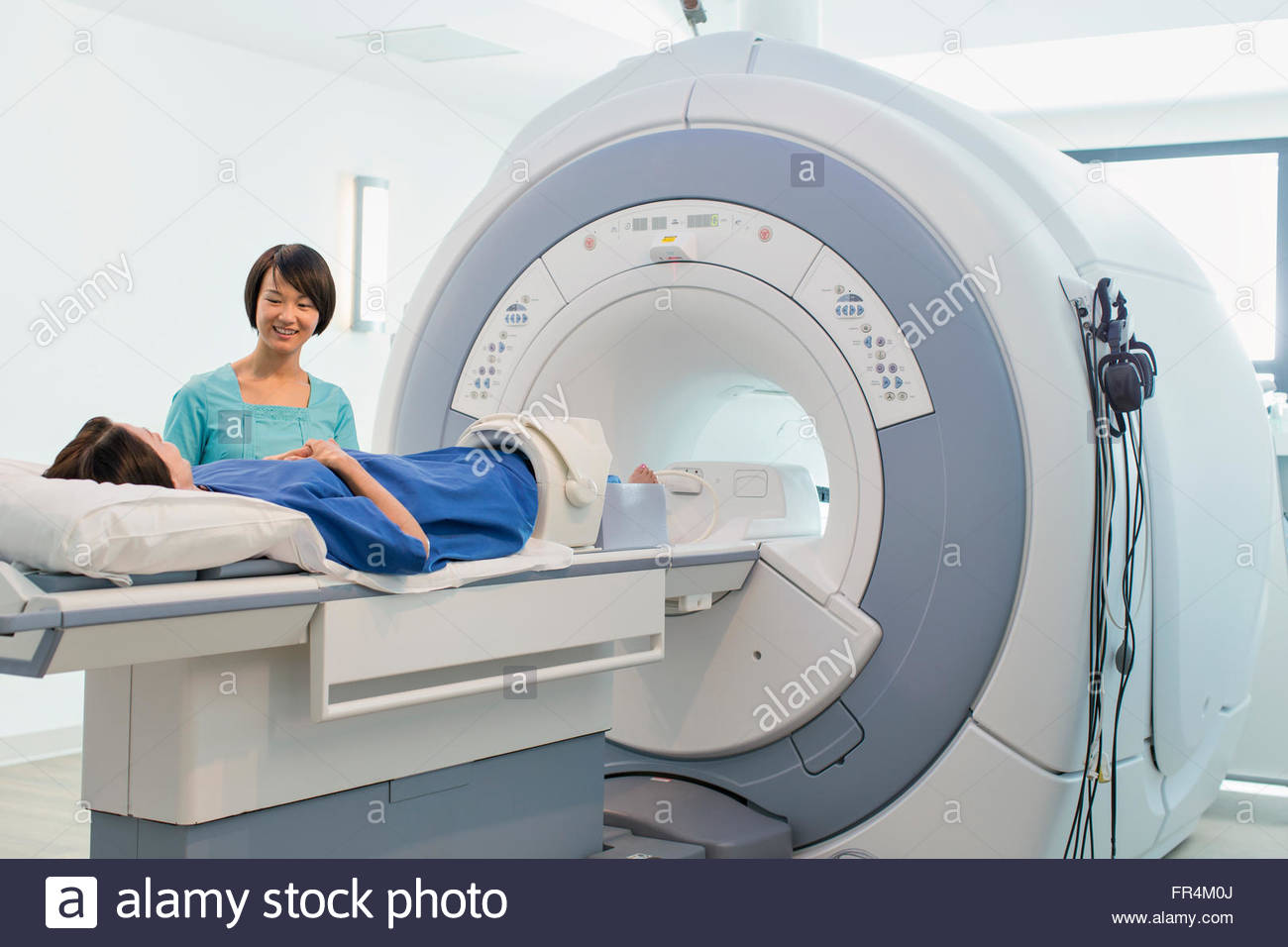 Asian technician mri scan hi-res stock photography and images - Alamy