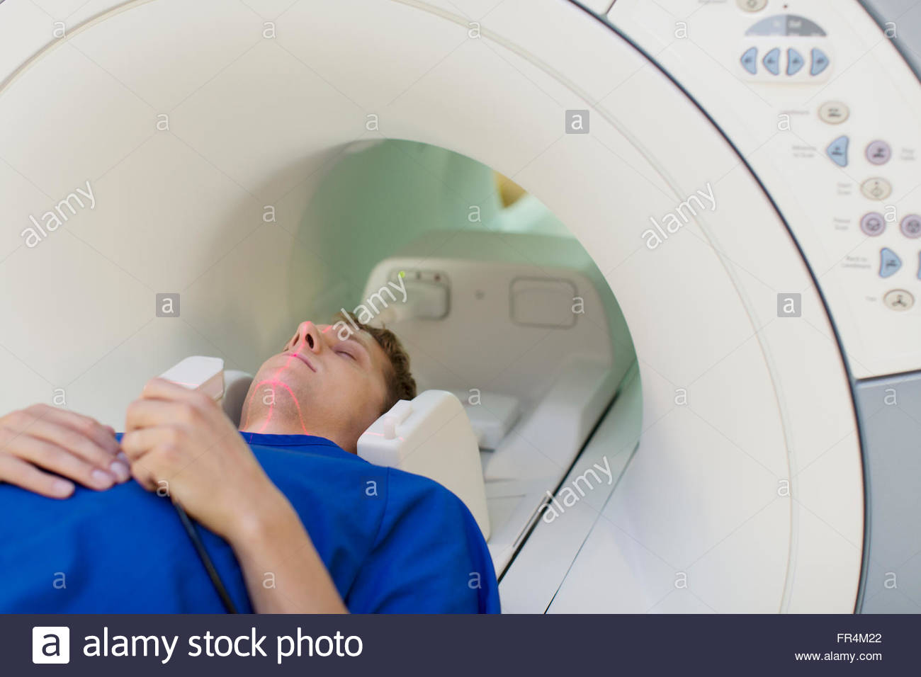 Mri scanner hi-res stock photography and images - Alamy