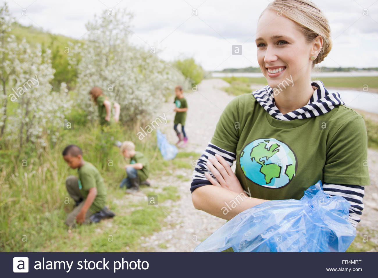 Pick up trash school High Resolution Stock Photography and Images - Alamy