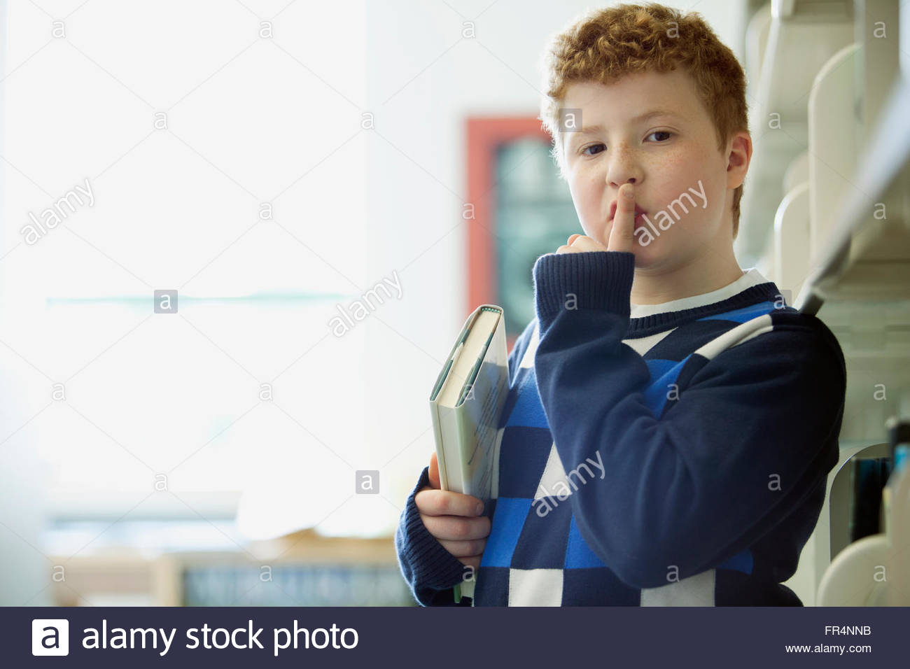 Elementary school library quiet hi-res stock photography and images - Alamy